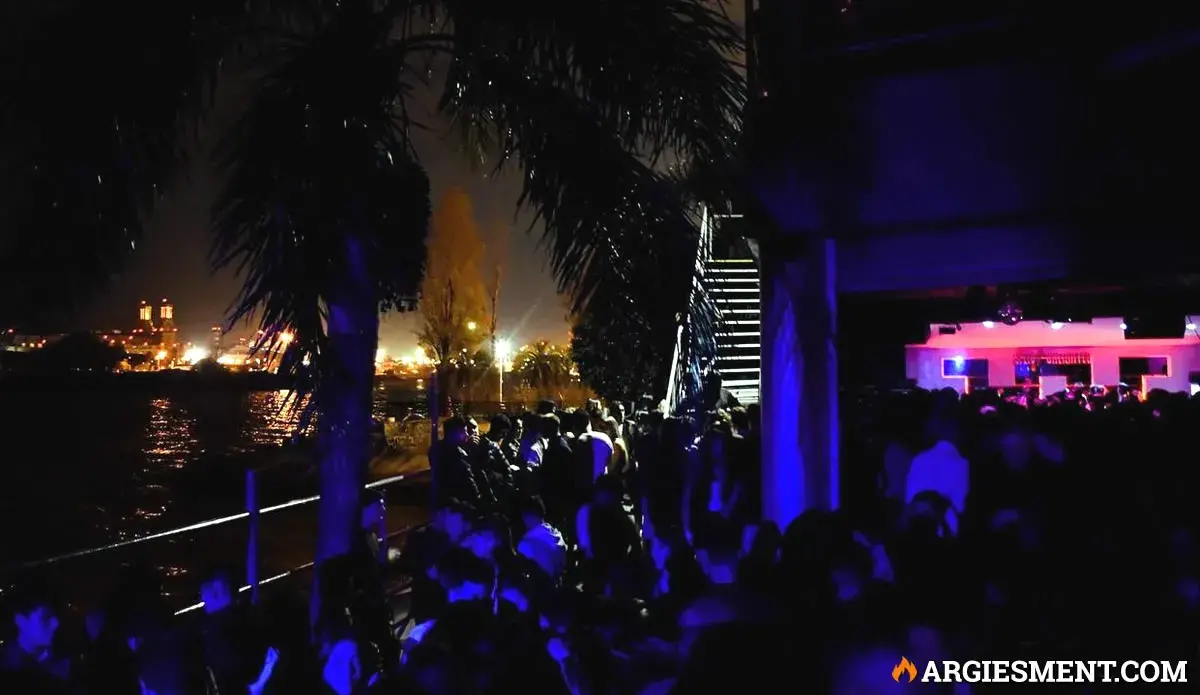 Life al Río by Caix | Boliche top en Costa Salguero Palermo